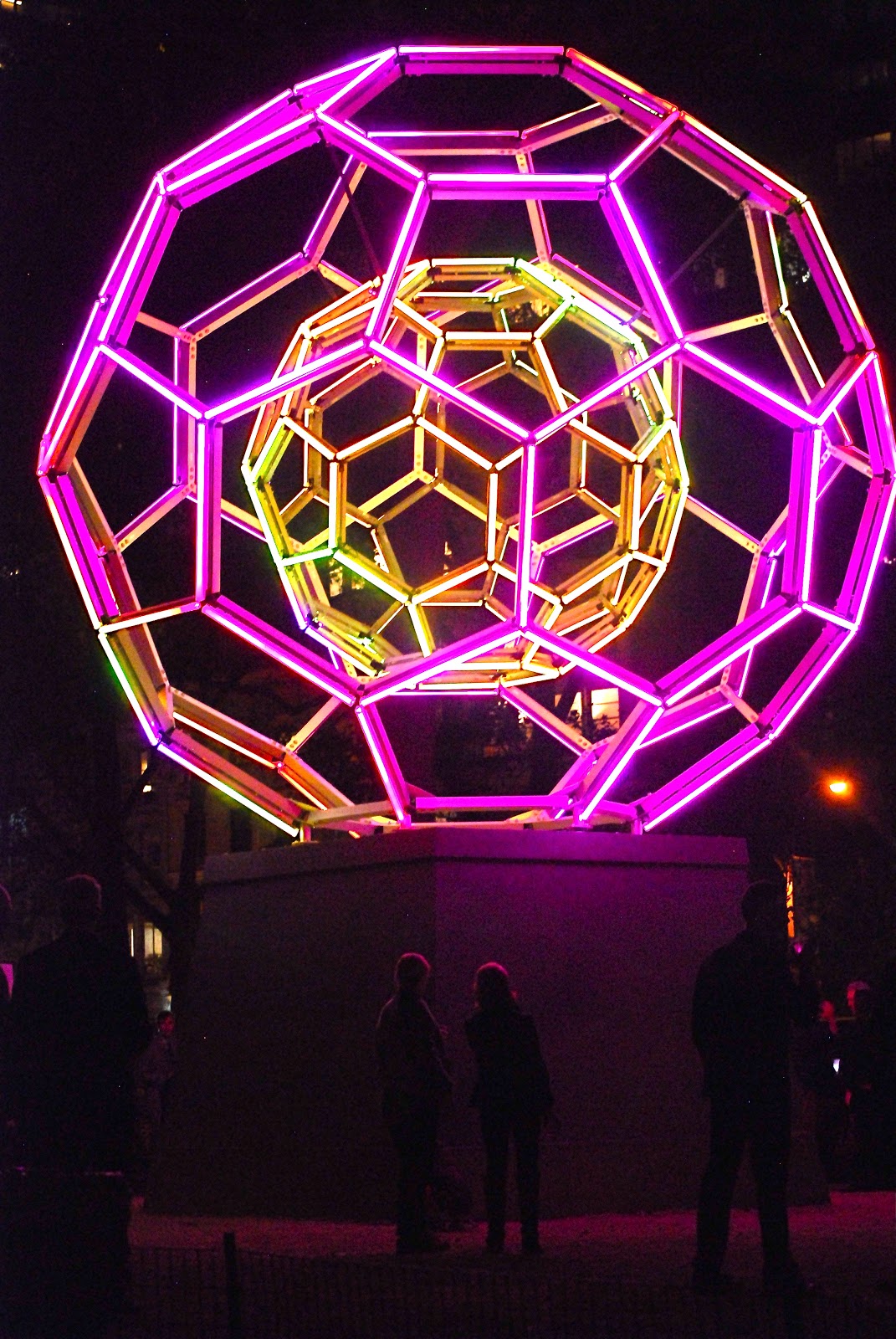 «Buckyball», de Leo Villareal, en Madison Square Park – Historias de ...