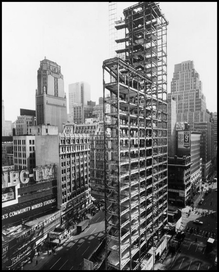 Fotografías con historia: ‘The Times Building’ en remodelación (1963 ...